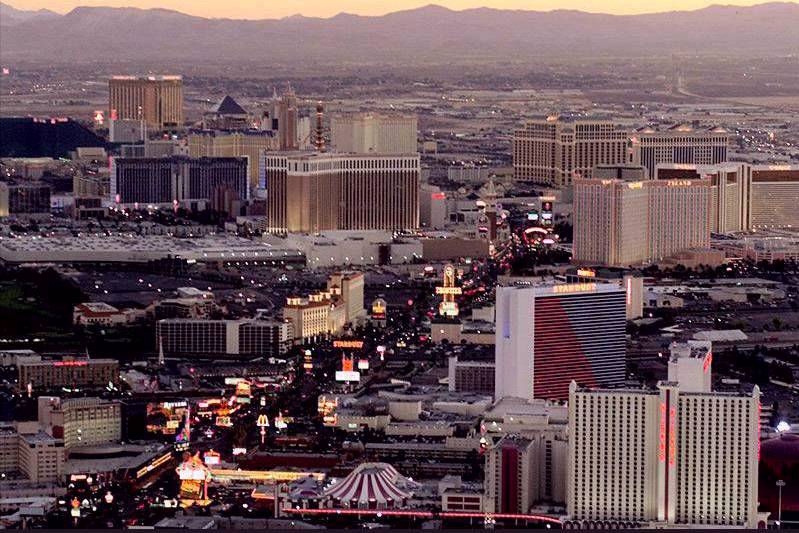 REUNION PICS -- LAS VEGAS 1994 - PART 2 - lasveg2.htm